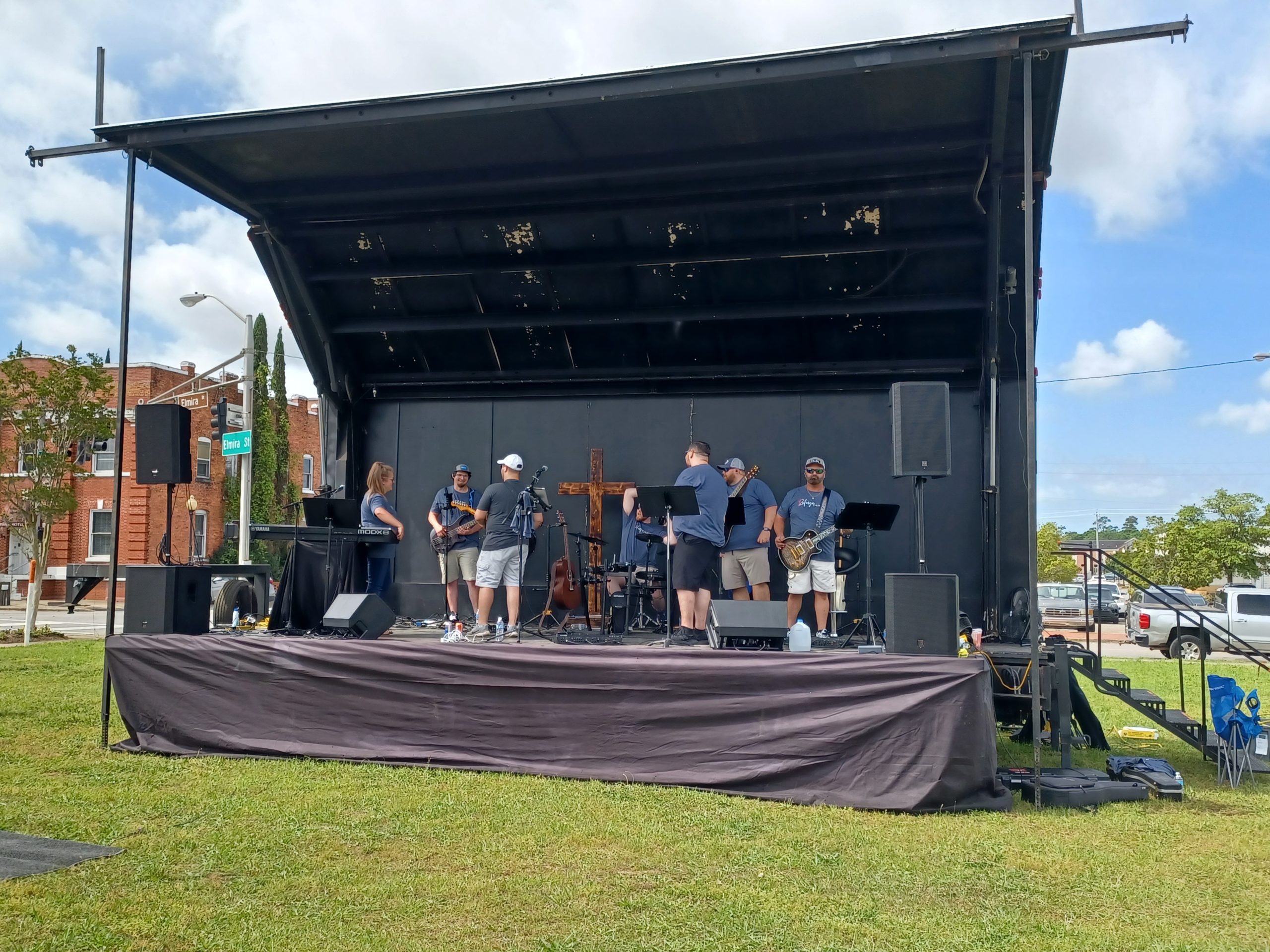 Milton church pours back into the community | Santa Rosa Press Gazette