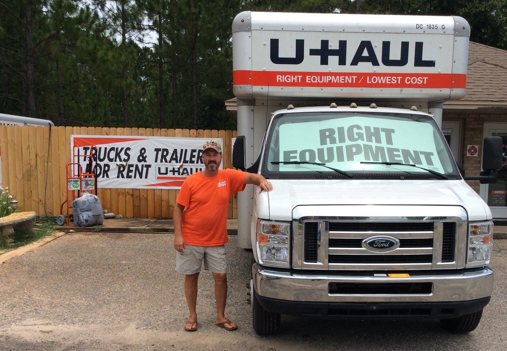 Navarre business signs with U-Haul | Santa Rosa Press Gazette