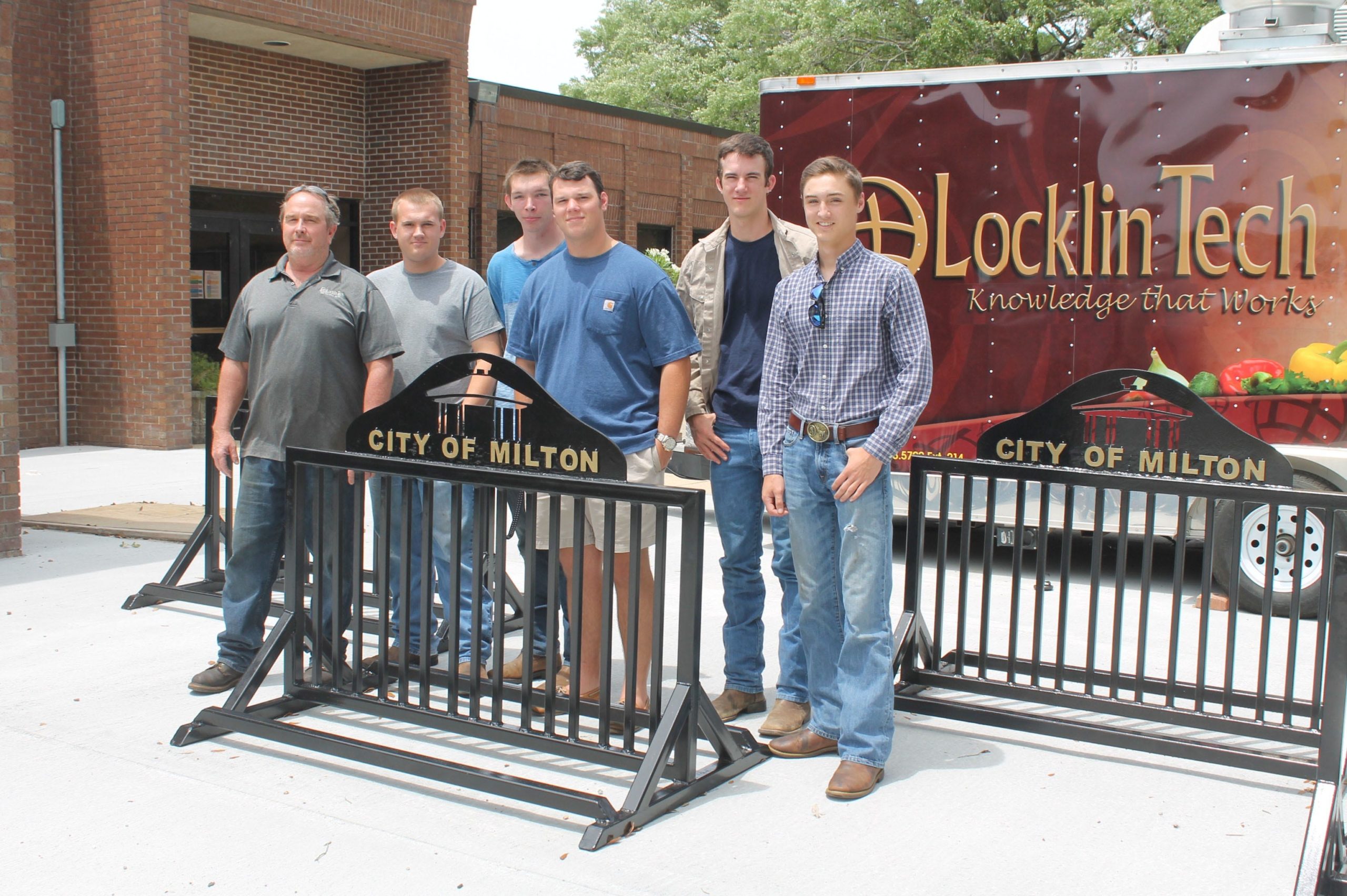 Locklin Tech students build bike racks for city | Santa Rosa Press Gazette