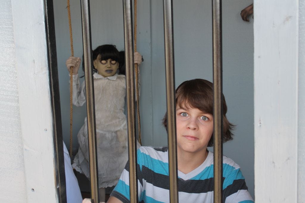 Sculptor creates animated Halloween town | Santa Rosa Press Gazette