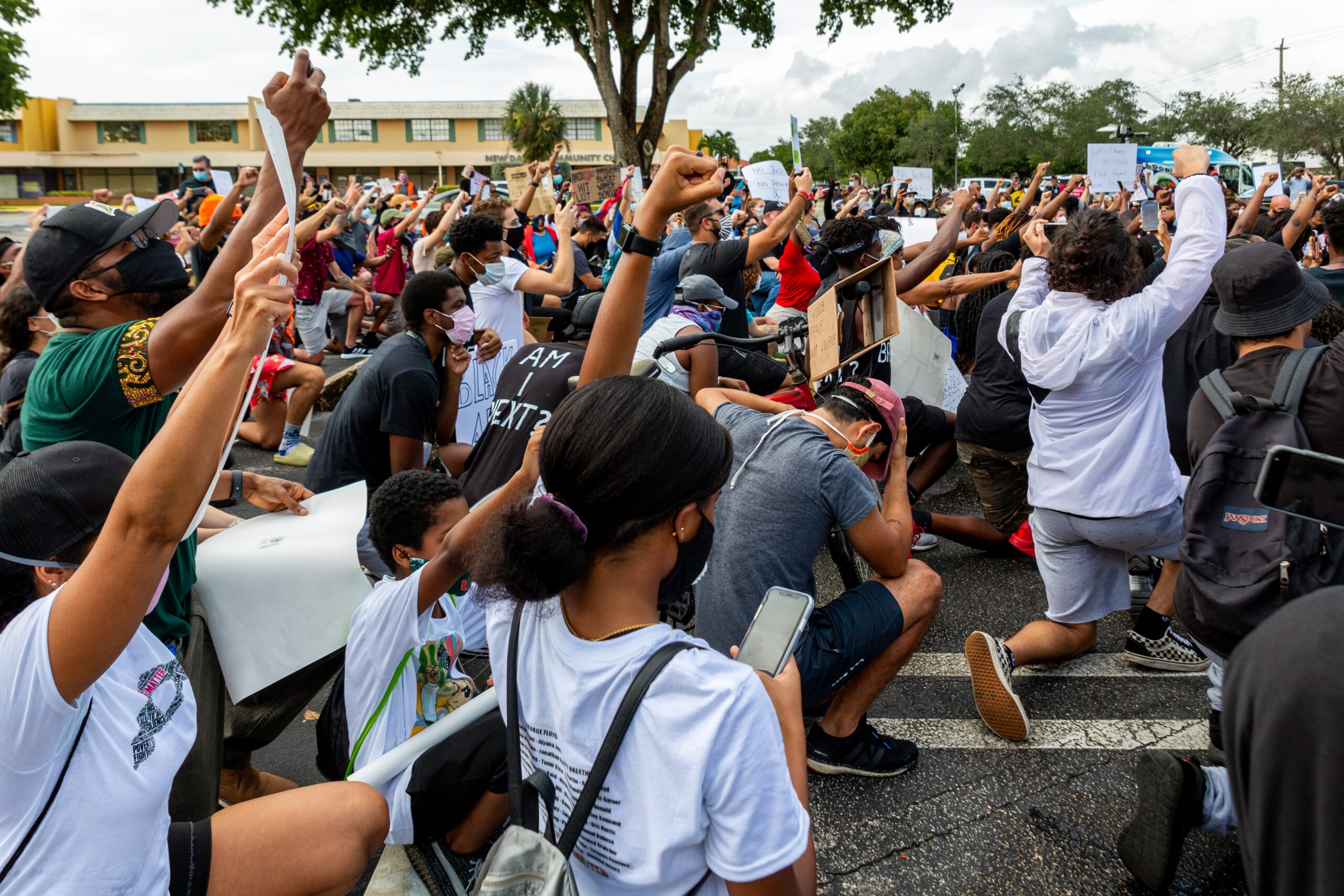 Justices say peaceful protesters ok under law | Santa Rosa Press Gazette